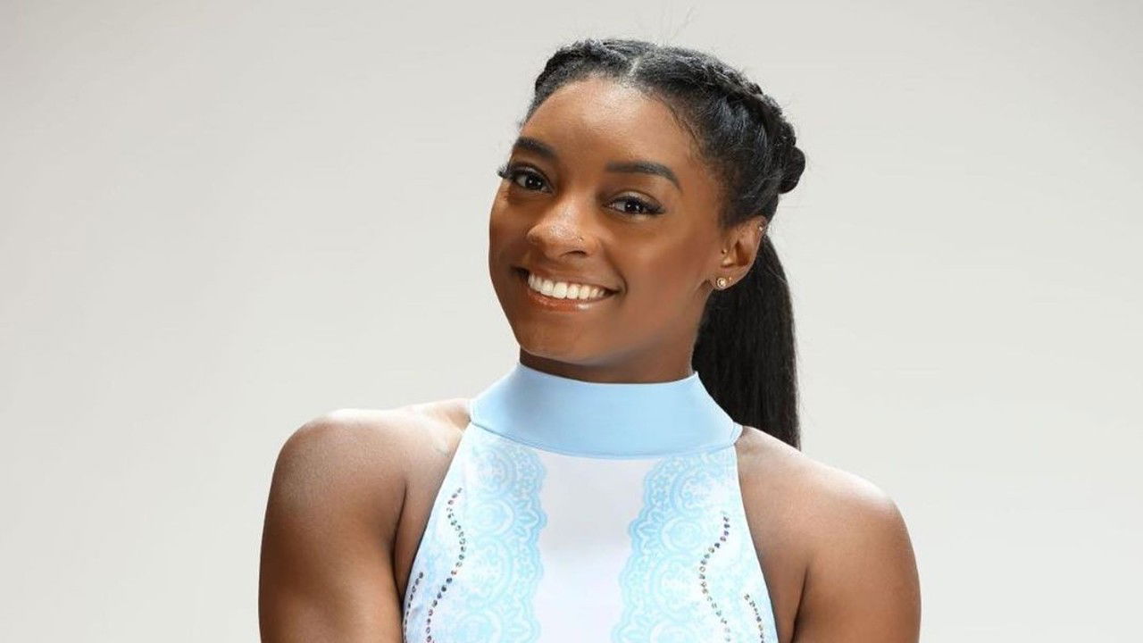 Gymnast Simone Biles Outlines Season Goals in Bodyfitting Leotard