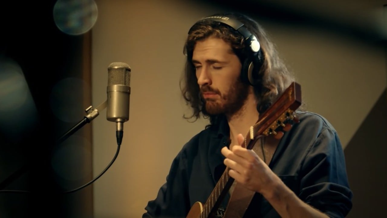 Irish Singer Hozier Is Willing to Strike Over AI Threat to Music