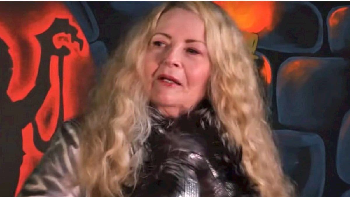 90 Day Fiance Debbie Aguero Ready to Hit the Sheets After 14-Year ...