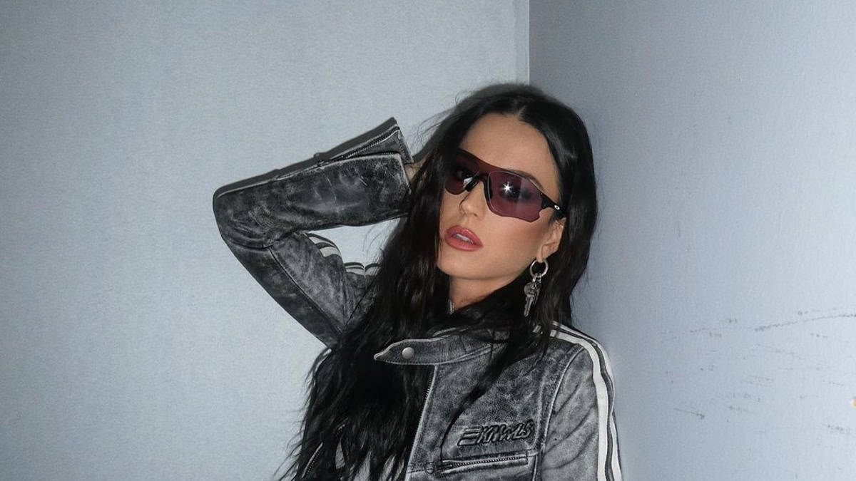 Bikini-Clad Katy Perry Makes Music Comeback With New Song “Woman’s World” Bikini-Clad Katy Perry Makes Music Comeback With New Song “Woman’s World”