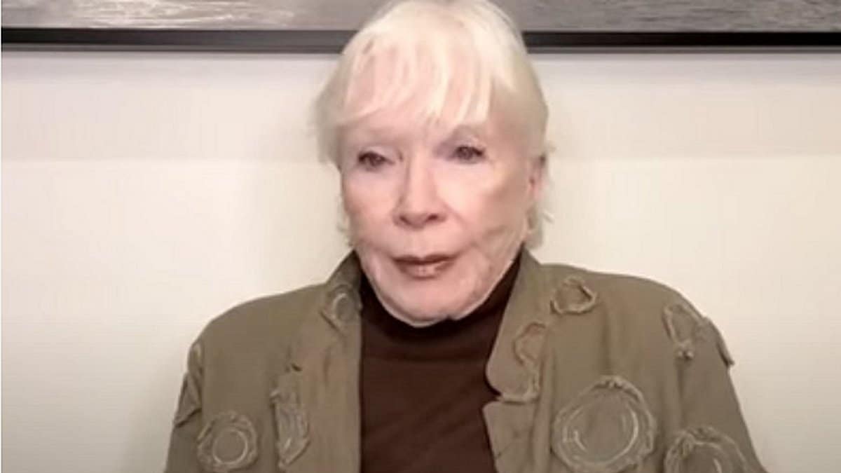 Hollywood Icon Shirley MacLaine Lives A Spooky Lifestyle, Believed To ...